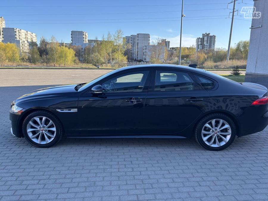 Black Jaguar XF 2017 in Vilnius, with an engine capacity of 2.00 L and mileage of 263 thousand km for 10200 €, photo 9 on AUTOMOTO.COM.LV