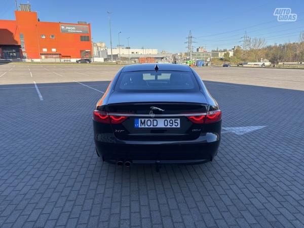 Melns Jaguar XF 2017 Viļņa, ar dzinēja tilpumu 2.00 L un nobraukumu 263 tūkst. km par 10000 €, foto 4 vietnē AUTOMOTO.COM.LV
