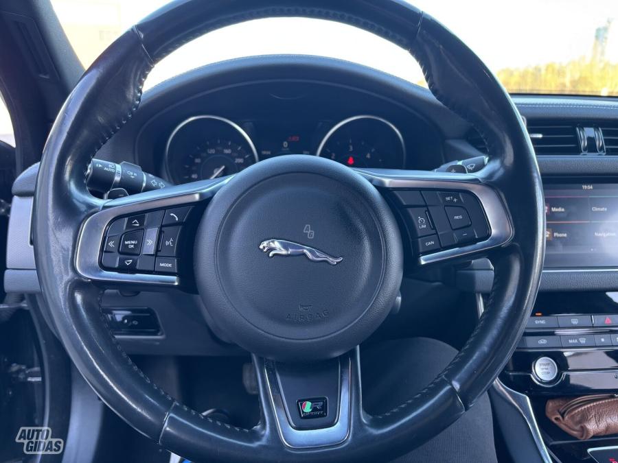 Melns Jaguar XF 2017 Viļņa, ar dzinēja tilpumu 2.00 L un nobraukumu 263 tūkst. km par 10000 €, foto 19 vietnē AUTOMOTO.COM.LV