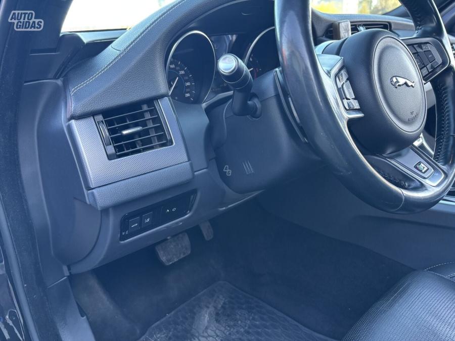 Melns Jaguar XF 2017 Viļņa, ar dzinēja tilpumu 2.00 L un nobraukumu 263 tūkst. km par 10000 €, foto 20 vietnē AUTOMOTO.COM.LV
