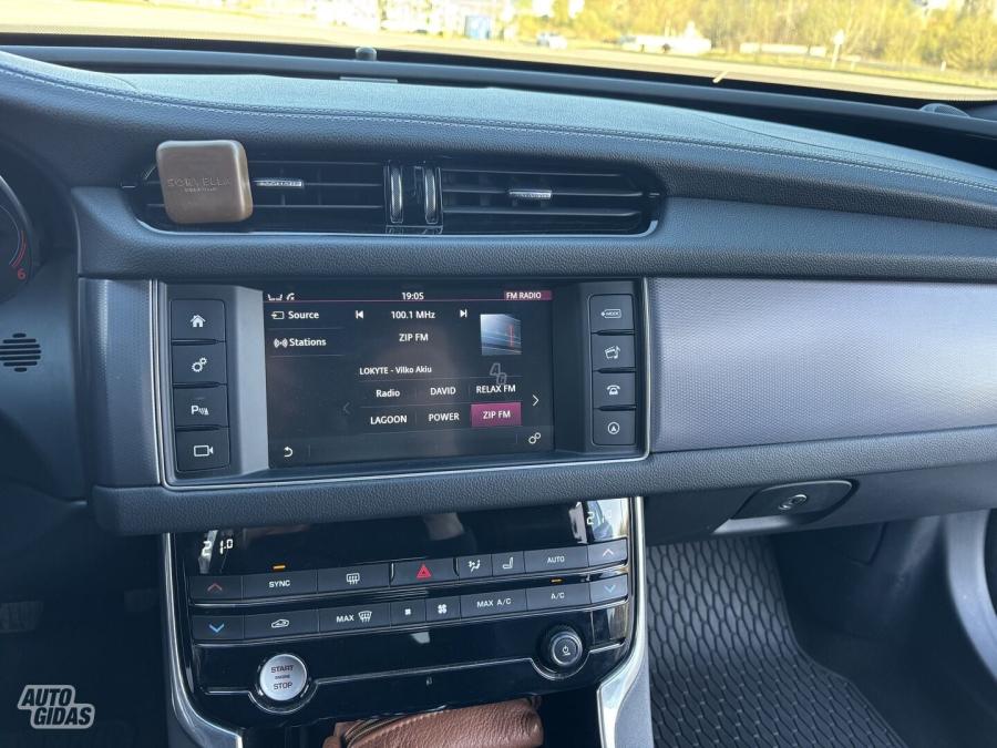 Melns Jaguar XF 2017 Viļņa, ar dzinēja tilpumu 2.00 L un nobraukumu 263 tūkst. km par 10000 €, foto 22 vietnē AUTOMOTO.COM.LV