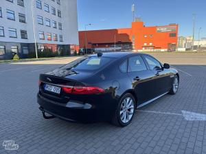 Black Jaguar XF 2017 in Vilnius, with an engine capacity of 2.00 L and mileage of 263 thousand km for 10200 €, photo 6 on AUTOMOTO.COM.LV