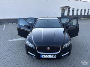 Black Jaguar XF 2017 in Vilnius, with an engine capacity of 2.00 L and mileage of 263 thousand km for 10200 €, photo 10 on AUTOMOTO.COM.LV