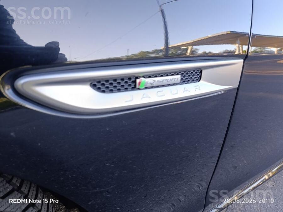 Black Jaguar XF 2017 in Riga, with an engine capacity of 2.00 L and mileage of 186 thousand km for 9990 €, photo 4 on AUTOMOTO.COM.LV