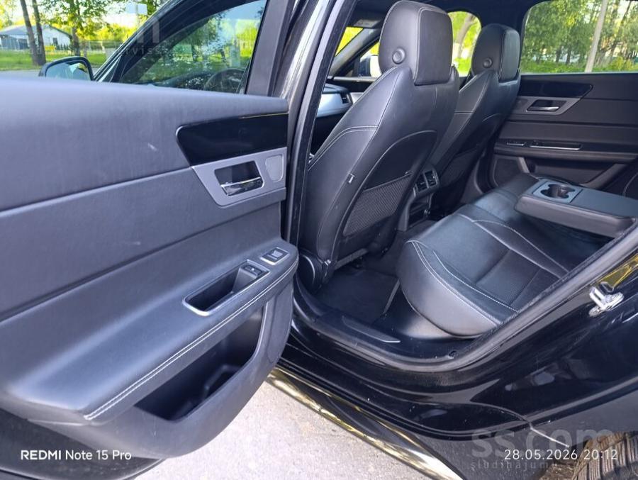 Black Jaguar XF 2017 in Riga, with an engine capacity of 2.00 L and mileage of 186 thousand km for 9990 €, photo 19 on AUTOMOTO.COM.LV