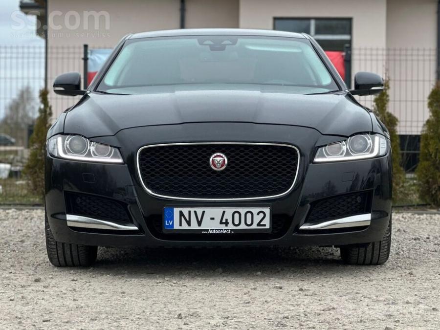 Black Jaguar XF 2017 in Jelgava, with an engine capacity of 2.00 L and mileage of 0 thousand km for 10990 €, photo 3 on AUTOMOTO.COM.LV