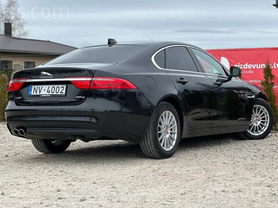 Black Jaguar XF 2017 in Jelgava, with an engine capacity of 2.00 L and mileage of 0 thousand km for 10990 €, photo 5 on AUTOMOTO.COM.LV