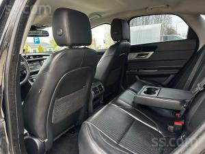 Black Jaguar XF 2017 in Jelgava, with an engine capacity of 2.00 L and mileage of 0 thousand km for 10990 €, photo 15 on AUTOMOTO.COM.LV