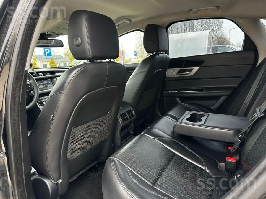Black Jaguar XF 2017 in Jelgava, with an engine capacity of 2.00 L and mileage of 0 thousand km for 10990 €, photo 15 on AUTOMOTO.COM.LV