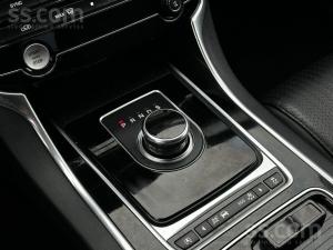 Black Jaguar XF 2017 in Jelgava, with an engine capacity of 2.00 L and mileage of 0 thousand km for 10990 €, photo 25 on AUTOMOTO.COM.LV