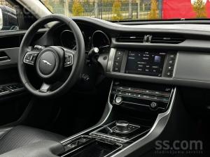 Black Jaguar XF 2017 in Jelgava, with an engine capacity of 2.00 L and mileage of 0 thousand km for 10990 €, photo 28 on AUTOMOTO.COM.LV