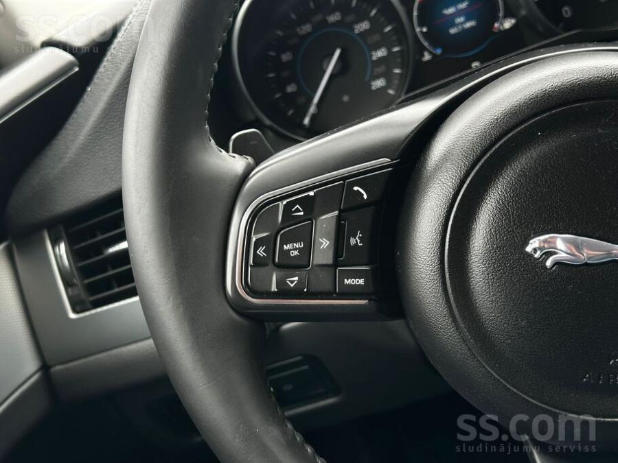 Black Jaguar XF 2017 in Jelgava, with an engine capacity of 2.00 L and mileage of 0 thousand km for 10990 €, photo 30 on AUTOMOTO.COM.LV