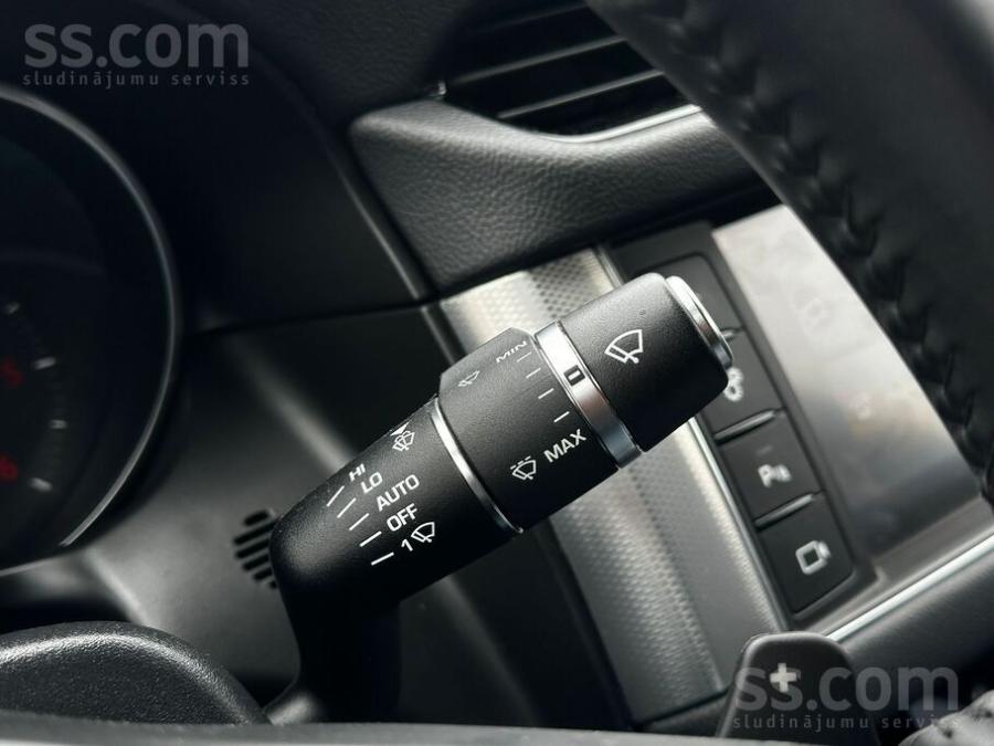 Black Jaguar XF 2017 in Jelgava, with an engine capacity of 2.00 L and mileage of 0 thousand km for 10990 €, photo 32 on AUTOMOTO.COM.LV