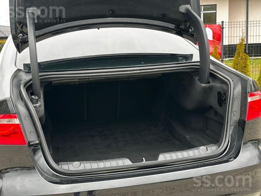 Black Jaguar XF 2017 in Jelgava, with an engine capacity of 2.00 L and mileage of 0 thousand km for 10990 €, photo 34 on AUTOMOTO.COM.LV