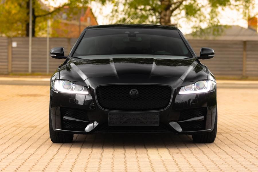 Melns Jaguar XF 2017 Rīga, ar dzinēja tilpumu 2.00 L un nobraukumu 123 tūkst. km par 15990 €, foto 1 vietnē AUTOMOTO.COM.LV