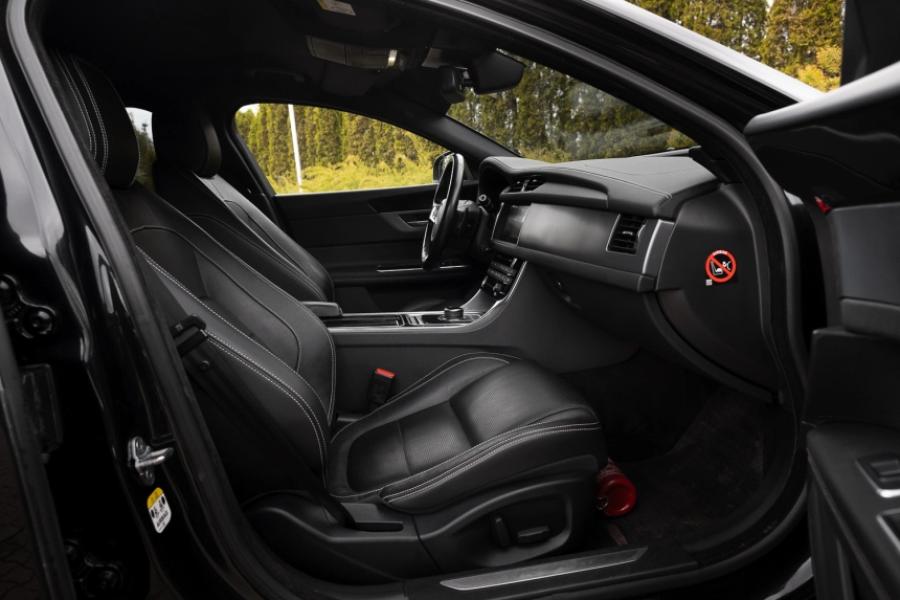 Melns Jaguar XF 2017 Rīga, ar dzinēja tilpumu 2.00 L un nobraukumu 123 tūkst. km par 15990 €, foto 12 vietnē AUTOMOTO.COM.LV