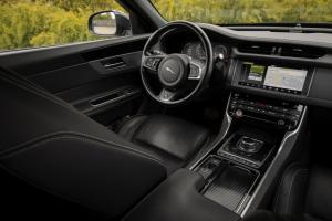 Melns Jaguar XF 2017 Rīga, ar dzinēja tilpumu 2.00 L un nobraukumu 123 tūkst. km par 15990 €, foto 16 vietnē AUTOMOTO.COM.LV