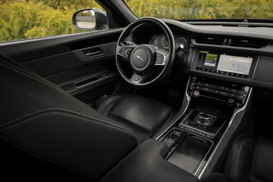 Melns Jaguar XF 2017 Rīga, ar dzinēja tilpumu 2.00 L un nobraukumu 123 tūkst. km par 15990 €, foto 16 vietnē AUTOMOTO.COM.LV