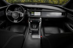Melns Jaguar XF 2017 Rīga, ar dzinēja tilpumu 2.00 L un nobraukumu 123 tūkst. km par 15990 €, foto 17 vietnē AUTOMOTO.COM.LV
