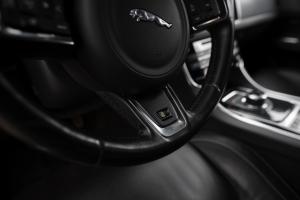 Melns Jaguar XF 2017 Rīga, ar dzinēja tilpumu 2.00 L un nobraukumu 123 tūkst. km par 15990 €, foto 20 vietnē AUTOMOTO.COM.LV