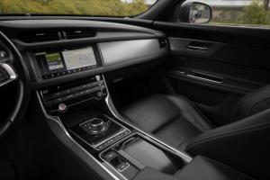 Melns Jaguar XF 2017 Rīga, ar dzinēja tilpumu 2.00 L un nobraukumu 123 tūkst. km par 15990 €, foto 22 vietnē AUTOMOTO.COM.LV