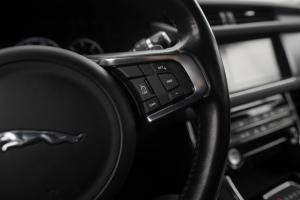 Melns Jaguar XF 2017 Rīga, ar dzinēja tilpumu 2.00 L un nobraukumu 123 tūkst. km par 15990 €, foto 25 vietnē AUTOMOTO.COM.LV