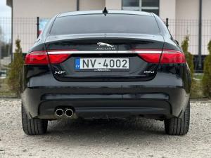 Black Jaguar XF 2017 in Jelgava, with an engine capacity of 2.00 L and mileage of 233 thousand km for 10990 €, photo 6 on AUTOMOTO.COM.LV