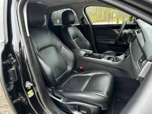 Black Jaguar XF 2017 in Jelgava, with an engine capacity of 2.00 L and mileage of 233 thousand km for 10990 €, photo 11 on AUTOMOTO.COM.LV
