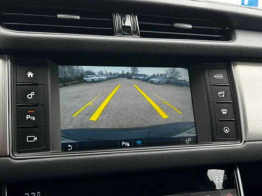 Black Jaguar XF 2017 in Jelgava, with an engine capacity of 2.00 L and mileage of 233 thousand km for 10990 €, photo 21 on AUTOMOTO.COM.LV