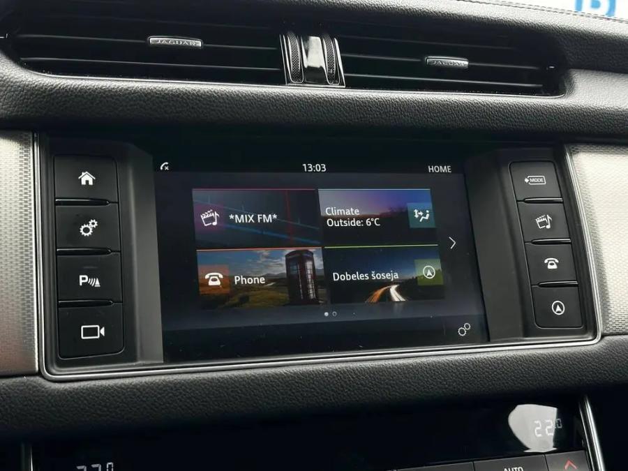 Black Jaguar XF 2017 in Jelgava, with an engine capacity of 2.00 L and mileage of 233 thousand km for 10990 €, photo 23 on AUTOMOTO.COM.LV