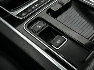 Black Jaguar XF 2017 in Jelgava, with an engine capacity of 2.00 L and mileage of 233 thousand km for 10990 €, photo 27 on AUTOMOTO.COM.LV