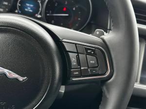 Black Jaguar XF 2017 in Jelgava, with an engine capacity of 2.00 L and mileage of 233 thousand km for 10990 €, photo 31 on AUTOMOTO.COM.LV
