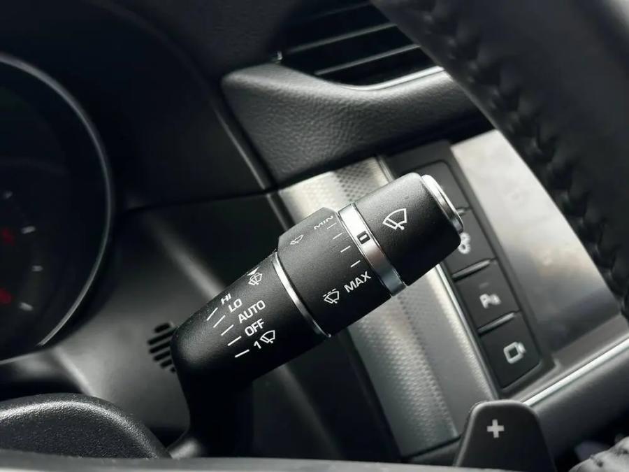 Black Jaguar XF 2017 in Jelgava, with an engine capacity of 2.00 L and mileage of 233 thousand km for 10990 €, photo 32 on AUTOMOTO.COM.LV