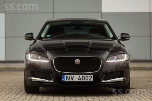 Black Jaguar XF 2017 in Jelgava, with an engine capacity of 2.00 L and mileage of 233 thousand km for 10950 €, photo 3 on AUTOMOTO.COM.LV