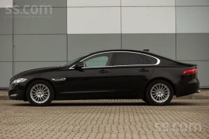 Black Jaguar XF 2017 in Jelgava, with an engine capacity of 2.00 L and mileage of 233 thousand km for 10950 €, photo 9 on AUTOMOTO.COM.LV