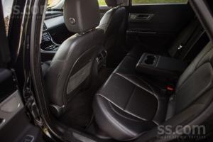 Black Jaguar XF 2017 in Jelgava, with an engine capacity of 2.00 L and mileage of 233 thousand km for 10950 €, photo 13 on AUTOMOTO.COM.LV