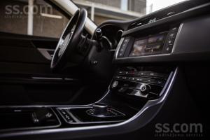 Black Jaguar XF 2017 in Jelgava, with an engine capacity of 2.00 L and mileage of 233 thousand km for 10950 €, photo 15 on AUTOMOTO.COM.LV