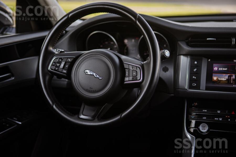 Black Jaguar XF 2017 in Jelgava, with an engine capacity of 2.00 L and mileage of 233 thousand km for 10950 €, photo 16 on AUTOMOTO.COM.LV
