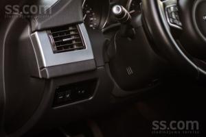 Black Jaguar XF 2017 in Jelgava, with an engine capacity of 2.00 L and mileage of 233 thousand km for 10950 €, photo 18 on AUTOMOTO.COM.LV