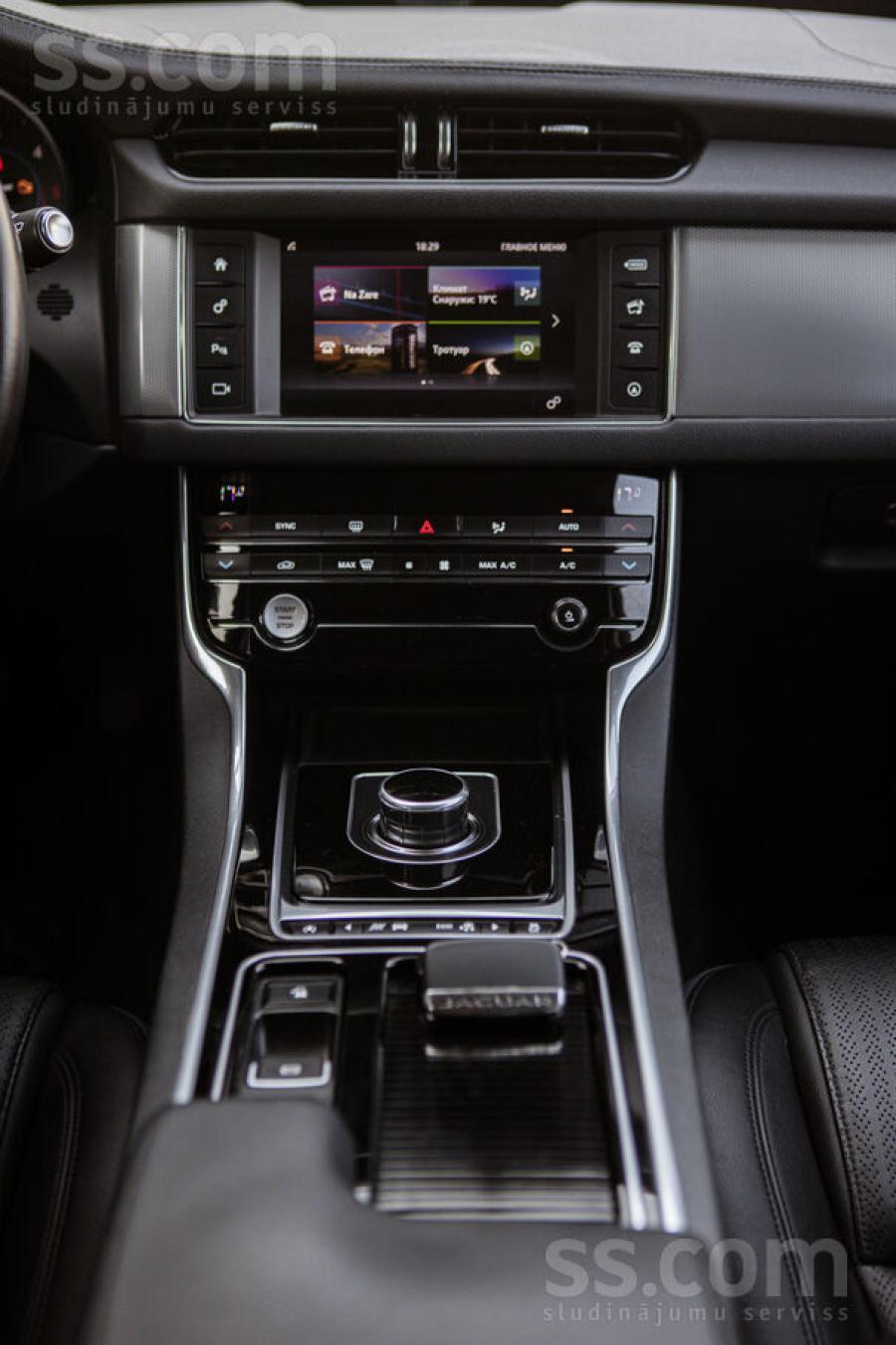 Black Jaguar XF 2017 in Jelgava, with an engine capacity of 2.00 L and mileage of 233 thousand km for 10950 €, photo 20 on AUTOMOTO.COM.LV