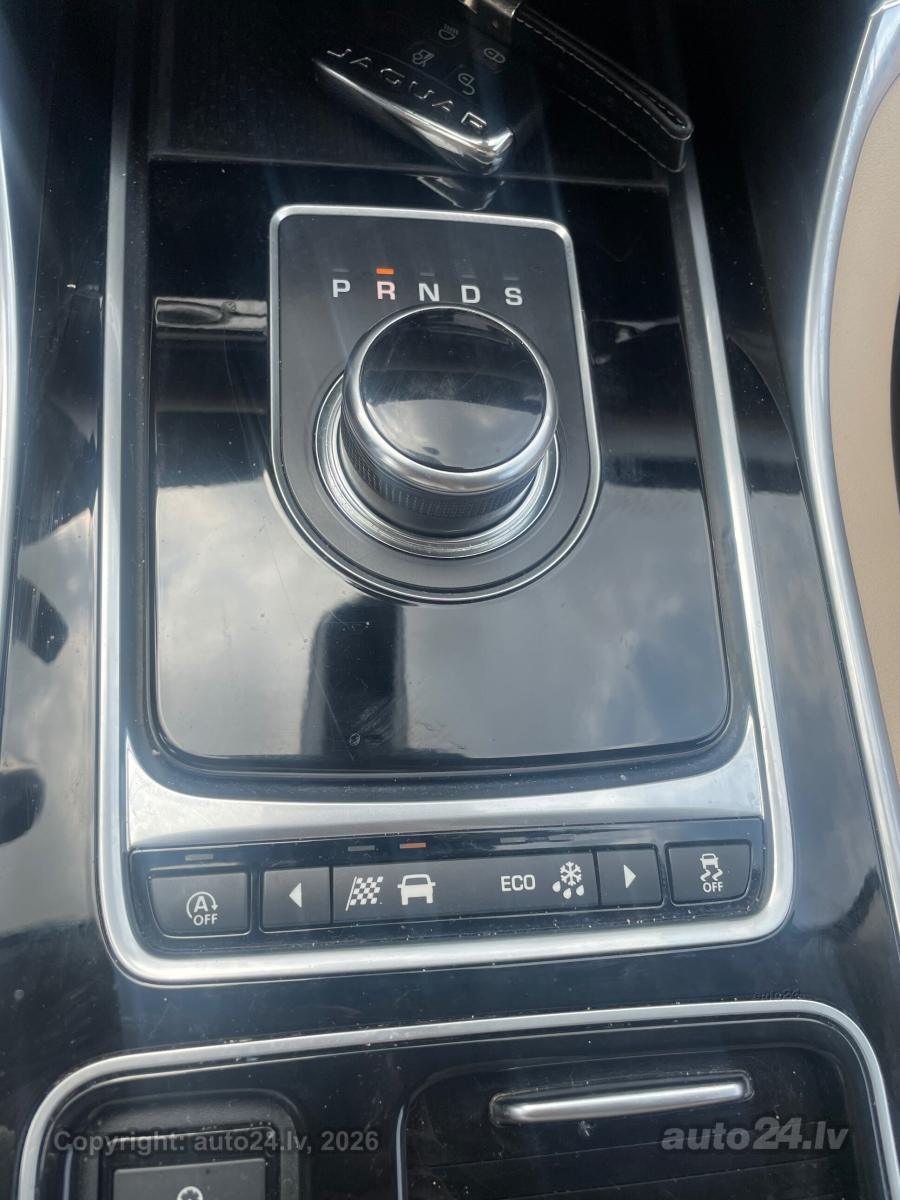Melns Jaguar XF 2017 Tallina, ar dzinēja tilpumu 2.00 L un nobraukumu 186 tūkst. km par 9700 €, foto 11 vietnē AUTOMOTO.COM.LV