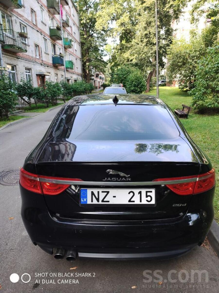Black Jaguar XF 2017 in Riga, with an engine capacity of 2.00 L and mileage of 202 thousand km for 9900 €, photo 1 on AUTOMOTO.COM.LV
