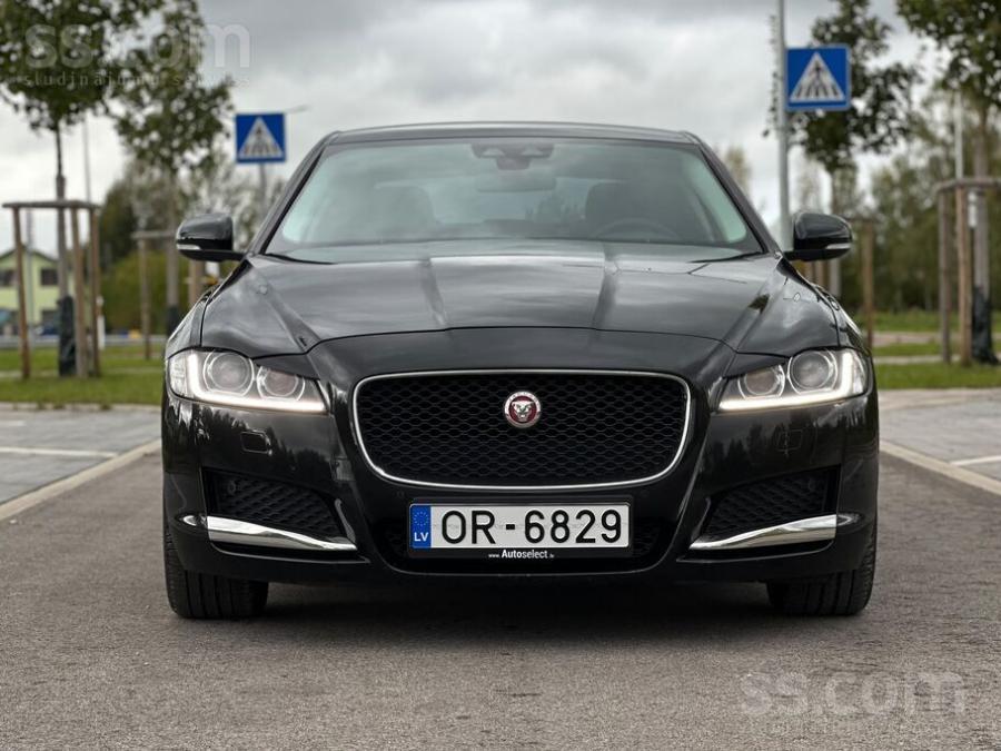Black Jaguar XF 2017 in Jelgava, with an engine capacity of 2.00 L and mileage of 0 thousand km for 10350 €, photo 4 on AUTOMOTO.COM.LV