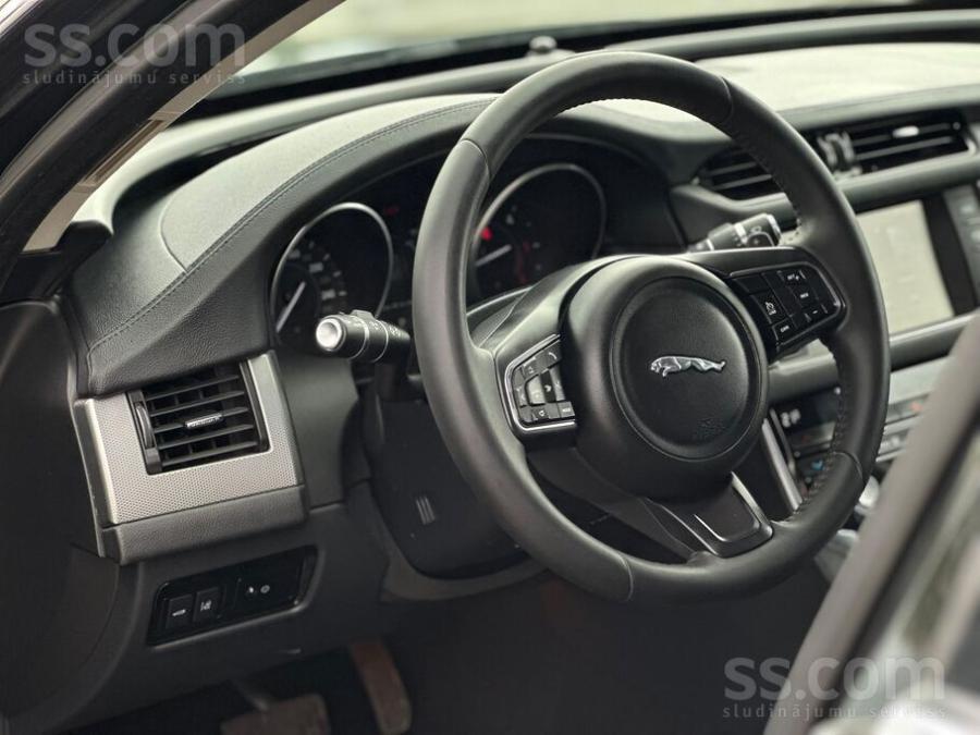 Black Jaguar XF 2017 in Jelgava, with an engine capacity of 2.00 L and mileage of 0 thousand km for 10350 €, photo 9 on AUTOMOTO.COM.LV