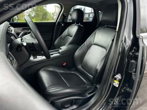 Black Jaguar XF 2017 in Jelgava, with an engine capacity of 2.00 L and mileage of 0 thousand km for 10350 €, photo 10 on AUTOMOTO.COM.LV