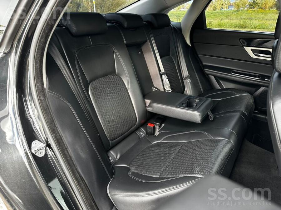 Black Jaguar XF 2017 in Jelgava, with an engine capacity of 2.00 L and mileage of 0 thousand km for 10350 €, photo 13 on AUTOMOTO.COM.LV