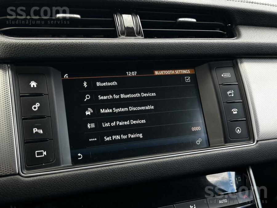 Black Jaguar XF 2017 in Jelgava, with an engine capacity of 2.00 L and mileage of 0 thousand km for 10350 €, photo 26 on AUTOMOTO.COM.LV