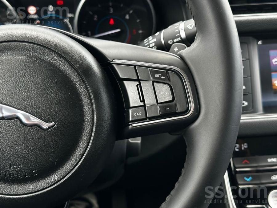 Black Jaguar XF 2017 in Jelgava, with an engine capacity of 2.00 L and mileage of 0 thousand km for 10350 €, photo 33 on AUTOMOTO.COM.LV