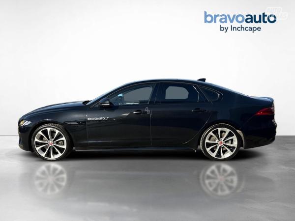 Black Jaguar XF 2023 in Kaunas, with an engine capacity of 2.00 L and mileage of 28 thousand km for 34971 €, photo 3 on AUTOMOTO.COM.LV