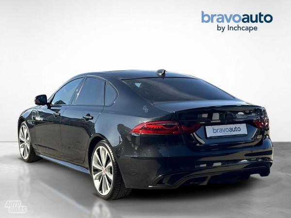 Black Jaguar XF 2023 in Kaunas, with an engine capacity of 2.00 L and mileage of 28 thousand km for 34971 €, photo 4 on AUTOMOTO.COM.LV